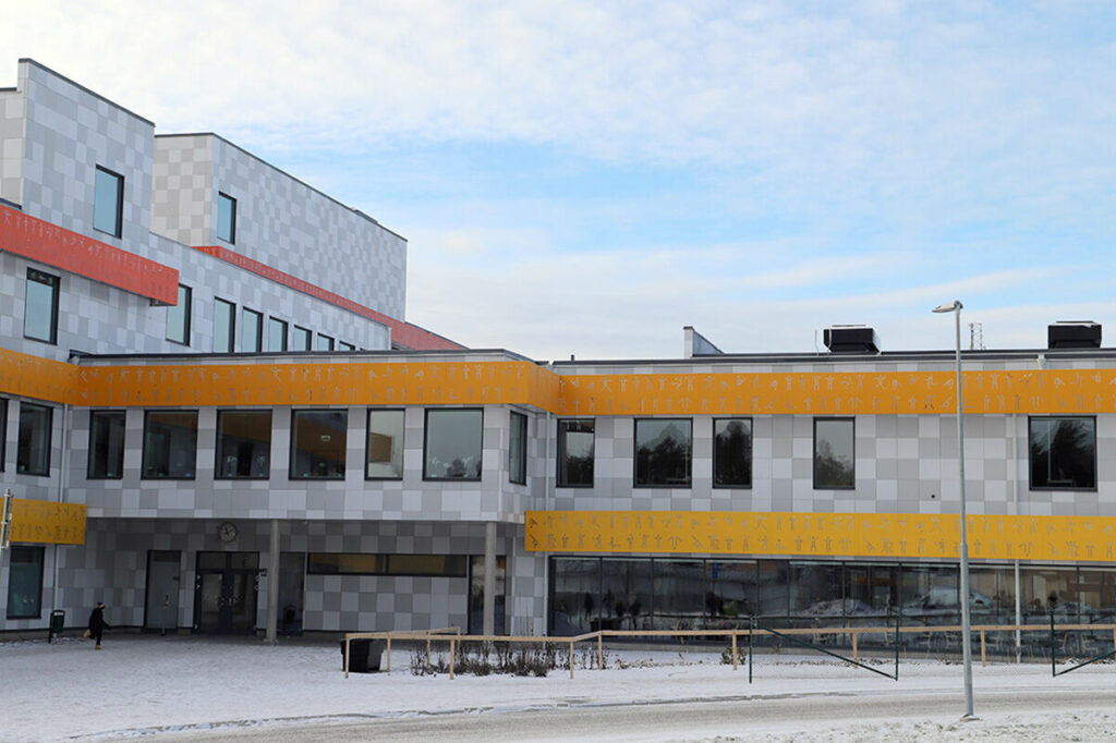 Elev bar kniv i skolan - skolledningen dröjde en vecka att informera ...