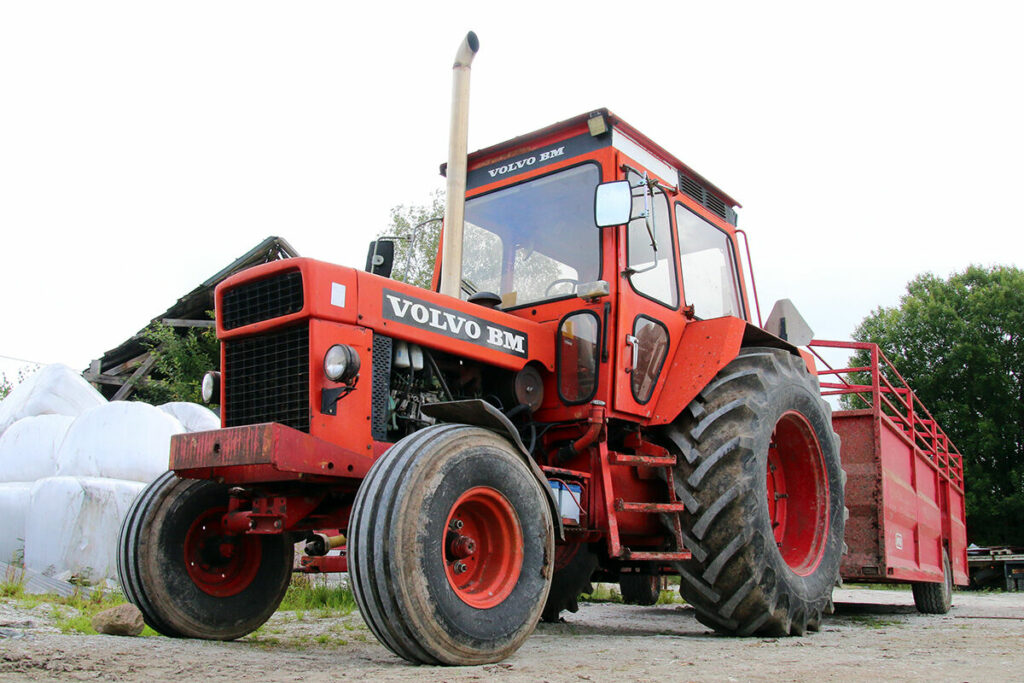 Traktorer spänner musklerna när ”tractorpulling” arrangeras | LindeNytt.com