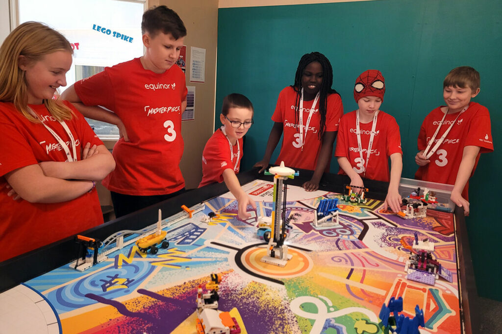 Storåskolans LEGO-robot gav blodad tand: ”Vi är så otroligt stolta över ...